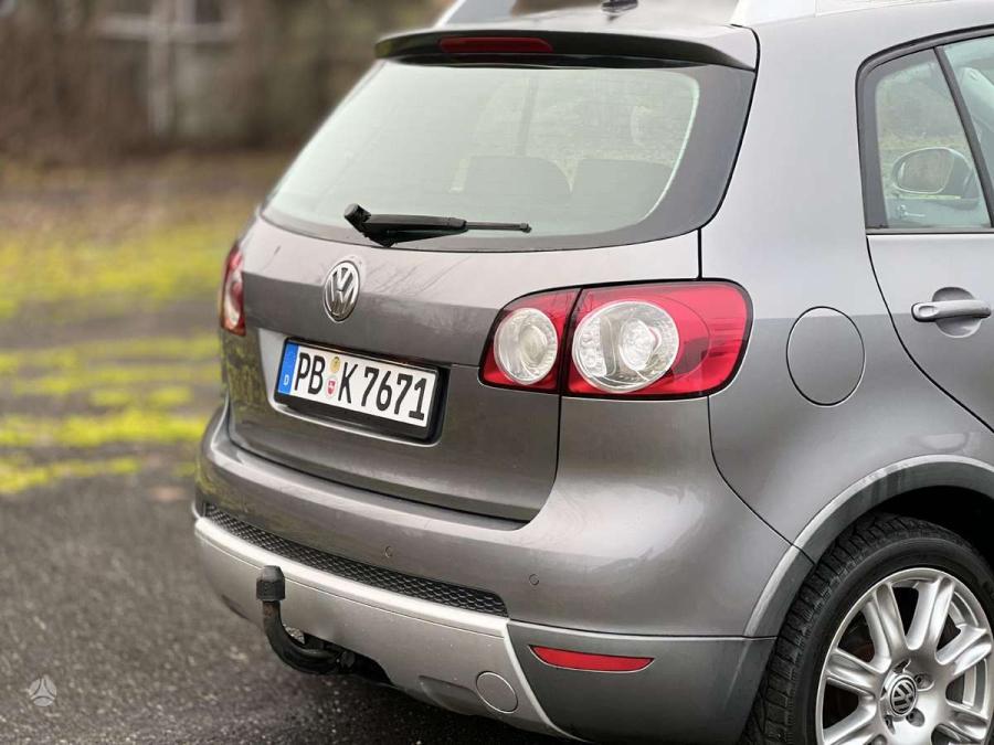 Pelēks Volkswagen Golf Plus Cross 2007 Utena, ar dzinēja tilpumu 1.90 L un nobraukumu 244 tūkst. km par 4999 €, foto 7 vietnē AUTOMOTO.COM.LV
