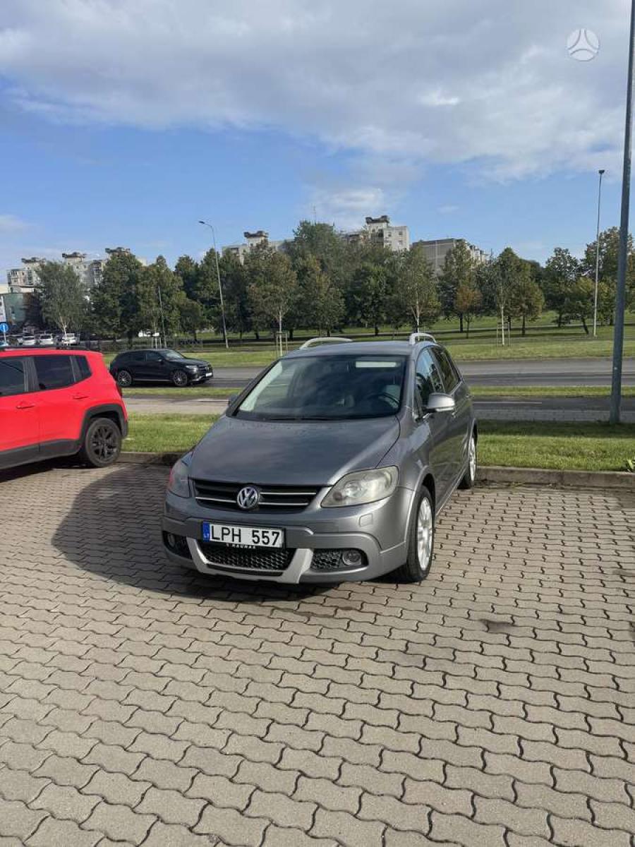 Pelēks Volkswagen Golf Plus Cross 2007 Kauņa, ar dzinēja tilpumu 1.90 L un nobraukumu 239 tūkst. km par 2800 €, foto 3 vietnē AUTOMOTO.COM.LV