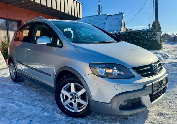 Pelēks Volkswagen Golf Plus Cross 2009 Marijampole, ar dzinēja tilpumu 1.97 L un nobraukumu 279 tūkst. km par 4600 €, foto 2 vietnē AUTOMOTO.COM.LV