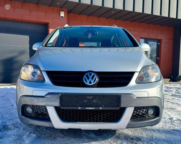Pelēks Volkswagen Golf Plus Cross 2009 Marijampole, ar dzinēja tilpumu 1.97 L un nobraukumu 279 tūkst. km par 4600 €, foto 4 vietnē AUTOMOTO.COM.LV