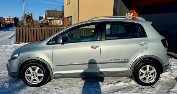 Pelēks Volkswagen Golf Plus Cross 2009 Marijampole, ar dzinēja tilpumu 1.97 L un nobraukumu 279 tūkst. km par 4600 €, foto 5 vietnē AUTOMOTO.COM.LV