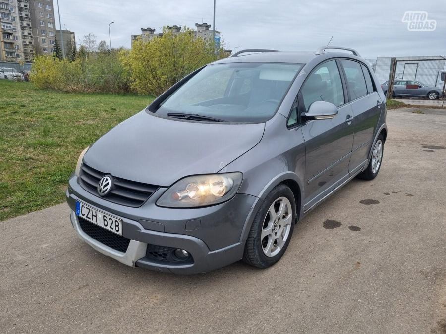 Серый Фольксваген Golf Plus Cross 2007 в Каунас, объемом двигателя 2.00 л и пробегом 295 тыс. км за 1650 €, фото 1 на AUTOMOTO.COM.LV