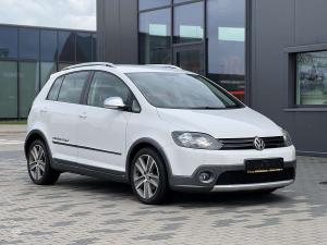 White Volkswagen Golf Plus Cross 2012 in Siauliai, with an engine capacity of 1.60 L and mileage of 185 thousand km for 4900 €, photo 3 on AUTOMOTO.COM.LV