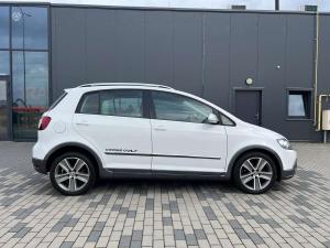 White Volkswagen Golf Plus Cross 2012 in Siauliai, with an engine capacity of 1.60 L and mileage of 185 thousand km for 4900 €, photo 5 on AUTOMOTO.COM.LV
