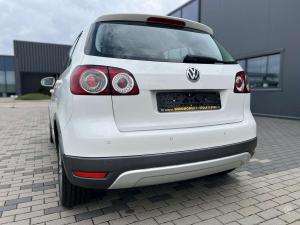 White Volkswagen Golf Plus Cross 2012 in Siauliai, with an engine capacity of 1.60 L and mileage of 185 thousand km for 4900 €, photo 10 on AUTOMOTO.COM.LV