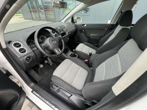 White Volkswagen Golf Plus Cross 2012 in Siauliai, with an engine capacity of 1.60 L and mileage of 185 thousand km for 4900 €, photo 12 on AUTOMOTO.COM.LV