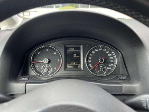 White Volkswagen Golf Plus Cross 2012 in Siauliai, with an engine capacity of 1.60 L and mileage of 185 thousand km for 4900 €, photo 13 on AUTOMOTO.COM.LV