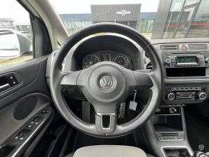 White Volkswagen Golf Plus Cross 2012 in Siauliai, with an engine capacity of 1.60 L and mileage of 185 thousand km for 4900 €, photo 14 on AUTOMOTO.COM.LV
