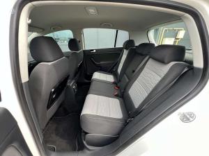 White Volkswagen Golf Plus Cross 2012 in Siauliai, with an engine capacity of 1.60 L and mileage of 185 thousand km for 4900 €, photo 17 on AUTOMOTO.COM.LV