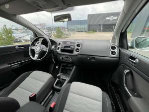 White Volkswagen Golf Plus Cross 2012 in Siauliai, with an engine capacity of 1.60 L and mileage of 185 thousand km for 4900 €, photo 21 on AUTOMOTO.COM.LV
