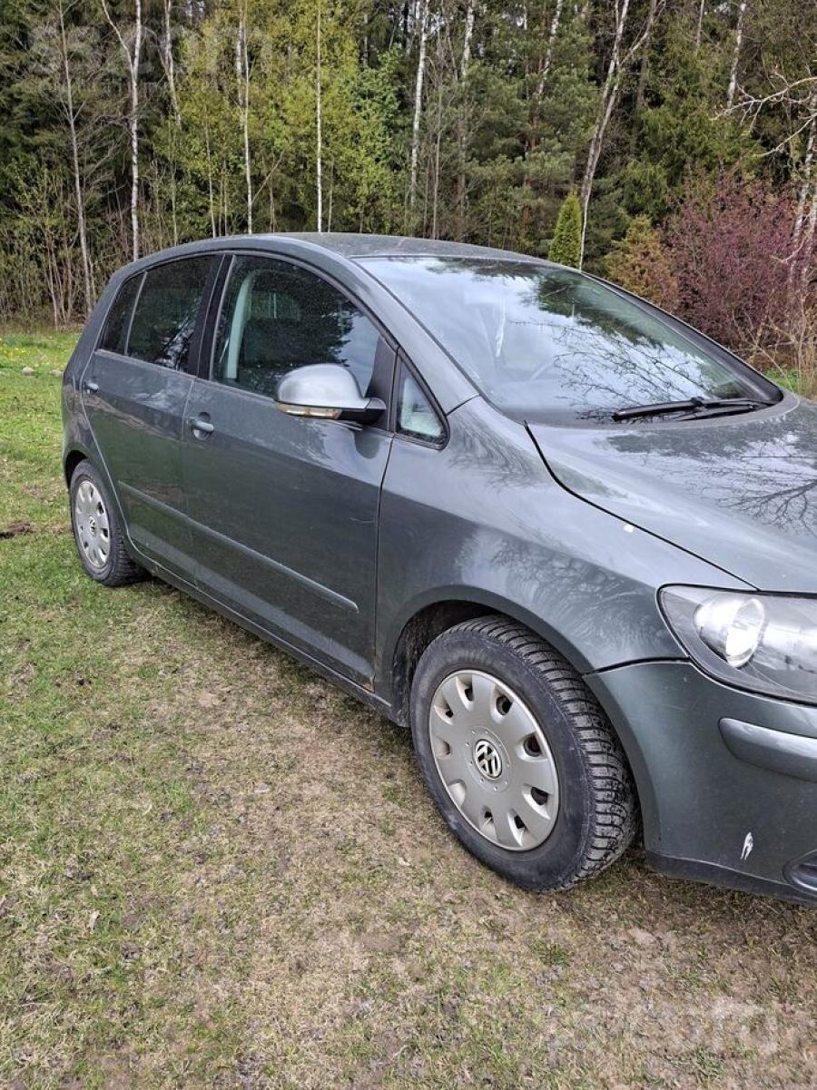 Zaļš Volkswagen Golf Plus 2005 Preiļi, ar dzinēja tilpumu 1.90 L un nobraukumu 0 tūkst. km par 1500 €, foto 4 vietnē AUTOMOTO.COM.LV