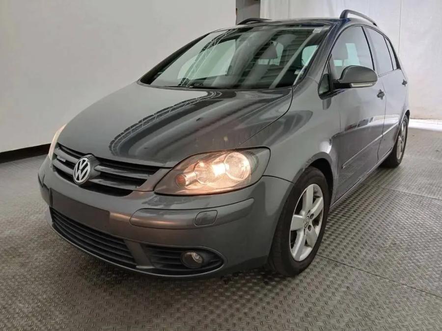 Zaļš Volkswagen Golf Plus 2008 Limbaži, ar dzinēja tilpumu 1.90 L un nobraukumu 317 tūkst. km par 3950 €, foto 1 vietnē AUTOMOTO.COM.LV