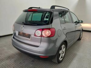 Zaļš Volkswagen Golf Plus 2008 Limbaži, ar dzinēja tilpumu 1.90 L un nobraukumu 317 tūkst. km par 3950 €, foto 5 vietnē AUTOMOTO.COM.LV