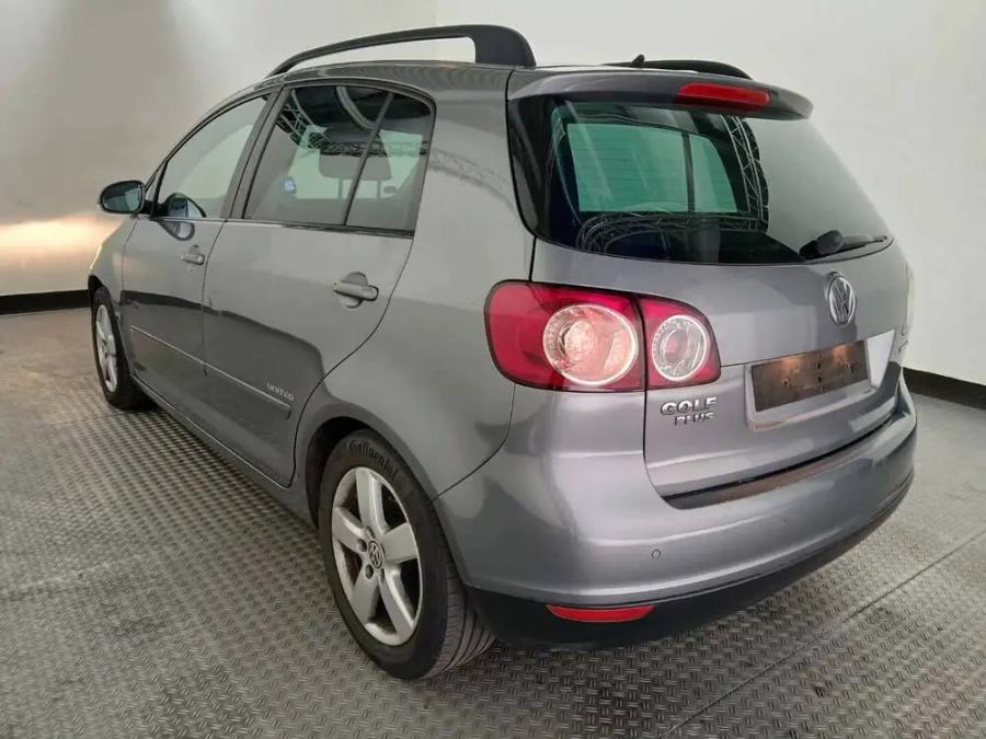 Zaļš Volkswagen Golf Plus 2008 Limbaži, ar dzinēja tilpumu 1.90 L un nobraukumu 317 tūkst. km par 3950 €, foto 7 vietnē AUTOMOTO.COM.LV