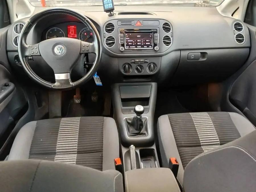 Zaļš Volkswagen Golf Plus 2008 Limbaži, ar dzinēja tilpumu 1.90 L un nobraukumu 317 tūkst. km par 3950 €, foto 8 vietnē AUTOMOTO.COM.LV