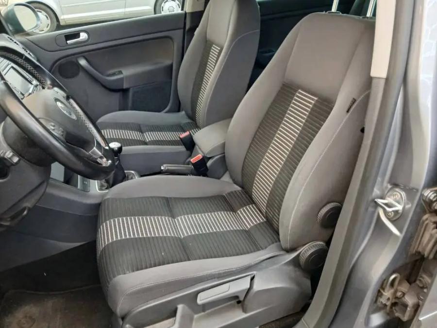 Zaļš Volkswagen Golf Plus 2008 Limbaži, ar dzinēja tilpumu 1.90 L un nobraukumu 317 tūkst. km par 3950 €, foto 12 vietnē AUTOMOTO.COM.LV