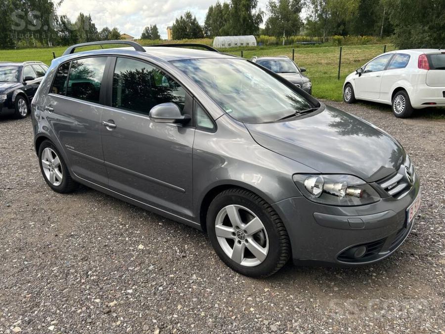 Zaļš Volkswagen Golf Plus 2008 Limbaži, ar dzinēja tilpumu 1.90 L un nobraukumu 317 tūkst. km par 3950 €, foto 4 vietnē AUTOMOTO.COM.LV