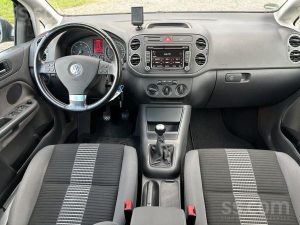 Zaļš Volkswagen Golf Plus 2008 Limbaži, ar dzinēja tilpumu 1.90 L un nobraukumu 317 tūkst. km par 3950 €, foto 7 vietnē AUTOMOTO.COM.LV