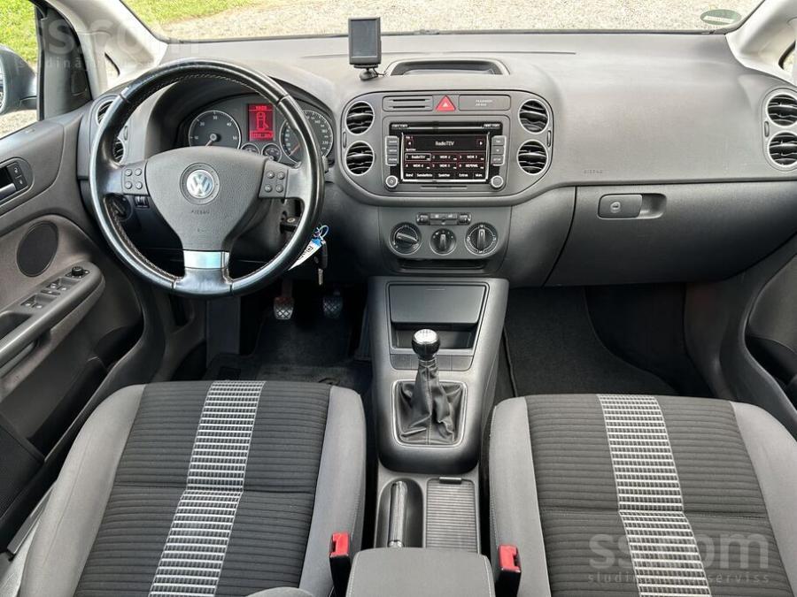 Zaļš Volkswagen Golf Plus 2008 Limbaži, ar dzinēja tilpumu 1.90 L un nobraukumu 317 tūkst. km par 3950 €, foto 8 vietnē AUTOMOTO.COM.LV