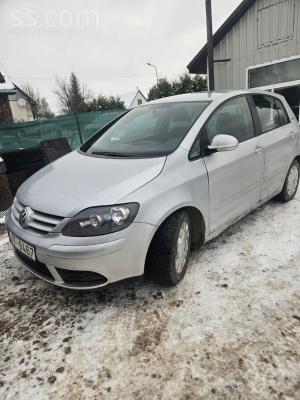Pelēks Volkswagen Golf Plus 2006 Gulbene, ar dzinēja tilpumu 1.60 L un nobraukumu 206 tūkst. km par 800 €, foto  vietnē AUTOMOTO.COM.LV