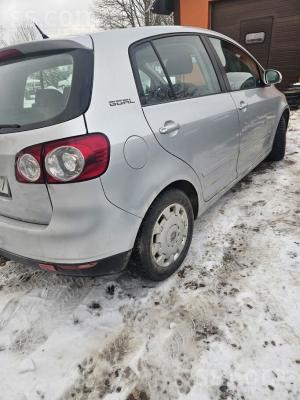 Pelēks Volkswagen Golf Plus 2006 Gulbene, ar dzinēja tilpumu 1.60 L un nobraukumu 206 tūkst. km par 800 €, foto 3 vietnē AUTOMOTO.COM.LV