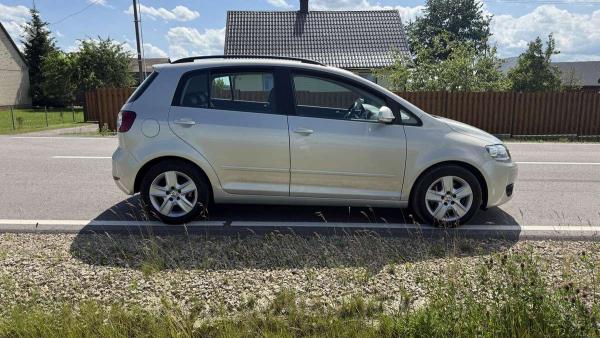 Grey Volkswagen Golf Plus 2010 in Marijampole, with an engine capacity of 1.40 L and mileage of 183 thousand km for 5150 €, photo 4 on AUTOMOTO.COM.LV
