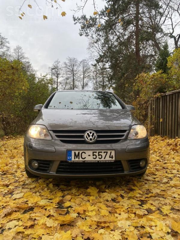 Grey Volkswagen Golf Plus 2005 in Riga, with an engine capacity of 1.60 L and mileage of 300 thousand km for 2000 €, photo 2 on AUTOMOTO.COM.LV
