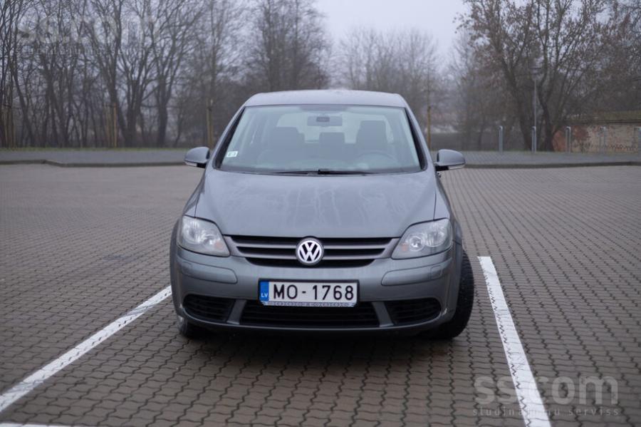 Grey Volkswagen Golf Plus 2005 in Saldus, with an engine capacity of 2.00 L and mileage of 262 thousand km for 2200 €, photo 2 on AUTOMOTO.COM.LV