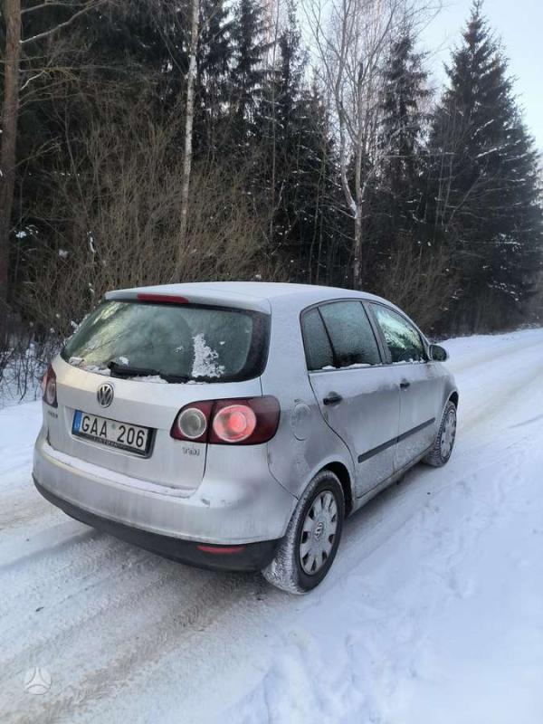 Серый Фольксваген Гольф Плюс 2005 в Ионишкис, объемом двигателя 1.90 л и пробегом 230 тыс. км за 650 €, фото 3 на AUTOMOTO.COM.LV