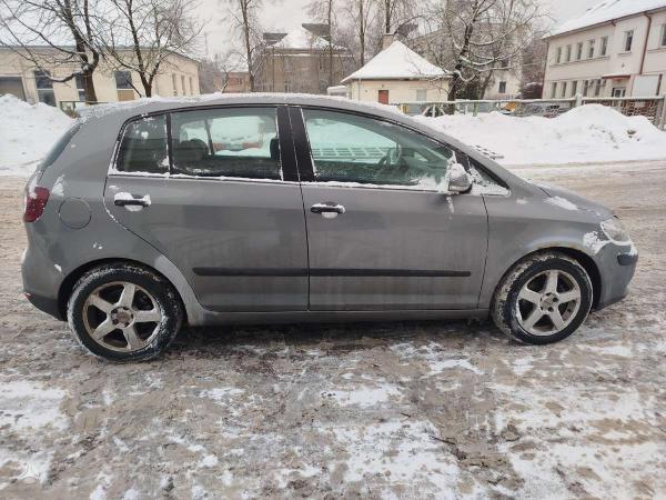 Pelēks Volkswagen Golf Plus 2005 Kauņa, ar dzinēja tilpumu 1.90 L un nobraukumu 277 tūkst. km par 550 €, foto 1 vietnē AUTOMOTO.COM.LV