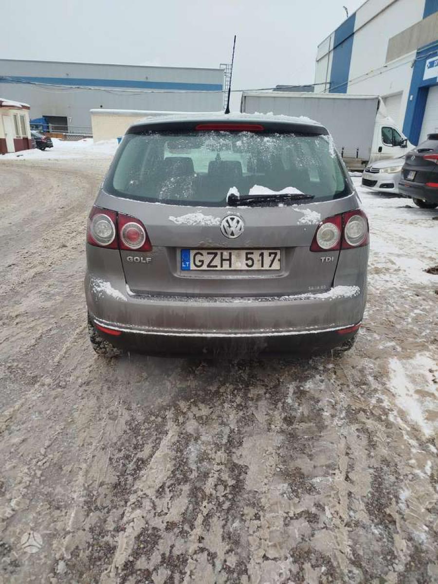 Pelēks Volkswagen Golf Plus 2005 Kauņa, ar dzinēja tilpumu 1.90 L un nobraukumu 277 tūkst. km par 550 €, foto 2 vietnē AUTOMOTO.COM.LV