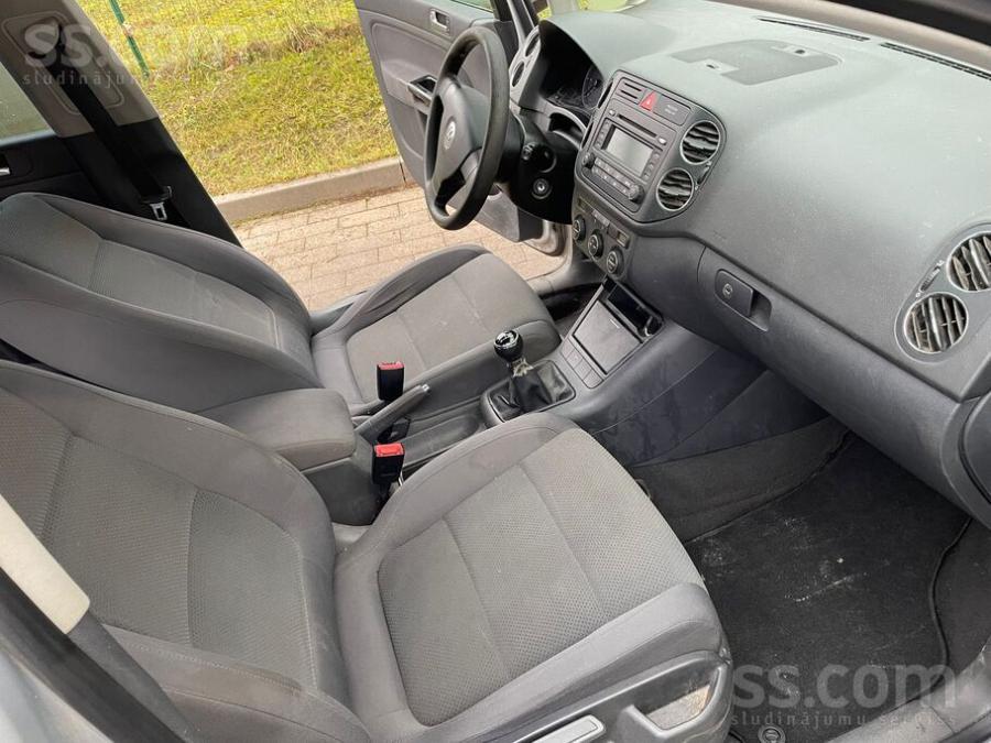 Pelēks Volkswagen Golf Plus 2005 Ventspils, ar dzinēja tilpumu 2.00 L un nobraukumu 301 tūkst. km par 1500 €, foto 10 vietnē AUTOMOTO.COM.LV