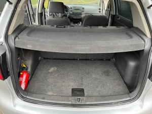 Pelēks Volkswagen Golf Plus 2005 Ventspils, ar dzinēja tilpumu 2.00 L un nobraukumu 301 tūkst. km par 1500 €, foto 13 vietnē AUTOMOTO.COM.LV