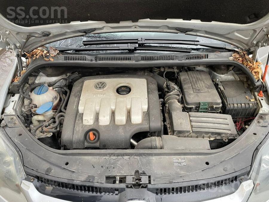 Pelēks Volkswagen Golf Plus 2005 Ventspils, ar dzinēja tilpumu 2.00 L un nobraukumu 301 tūkst. km par 1500 €, foto 14 vietnē AUTOMOTO.COM.LV