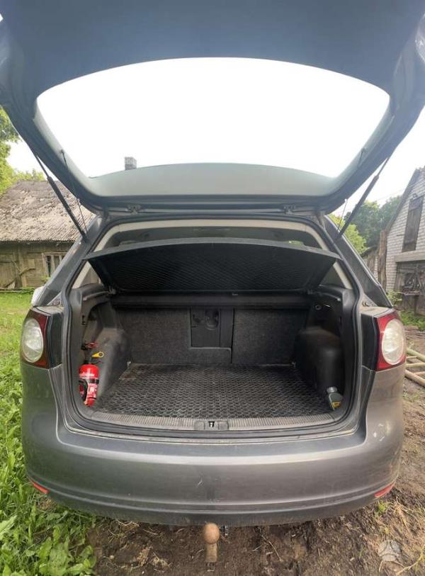 Pelēks Volkswagen Golf Plus 2005 Telšiai, ar dzinēja tilpumu 1.90 L un nobraukumu 374 tūkst. km par 1700 €, foto 6 vietnē AUTOMOTO.COM.LV