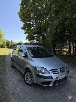 Pelēks Volkswagen Golf Plus 2005 Raseiniai, ar dzinēja tilpumu 1.60 L un nobraukumu 278 tūkst. km par 830 €, foto  vietnē AUTOMOTO.COM.LV