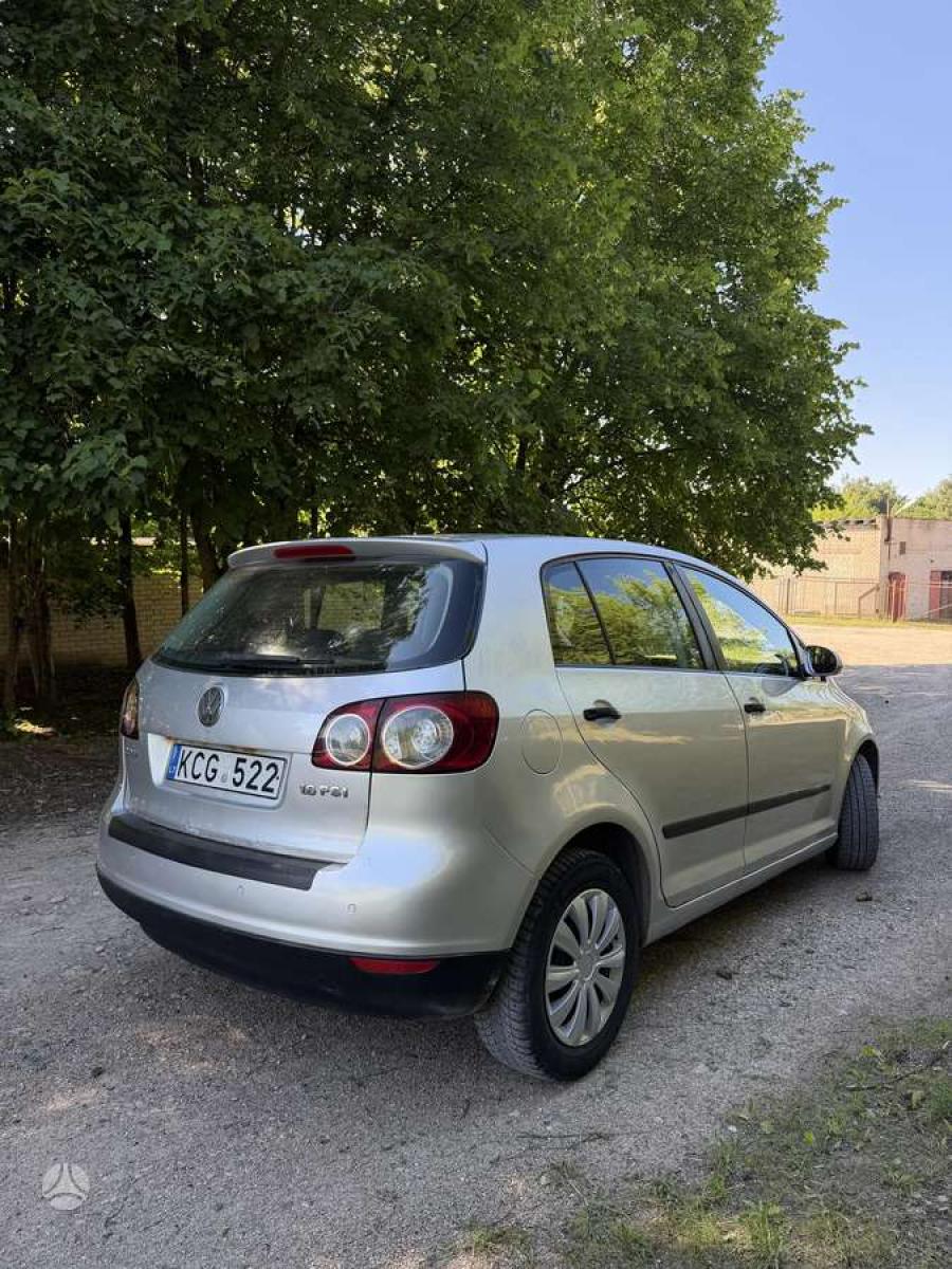 Grey Volkswagen Golf Plus 2005 in Raseiniai, with an engine capacity of 1.60 L and mileage of 278 thousand km for 830 €, photo 6 on AUTOMOTO.COM.LV