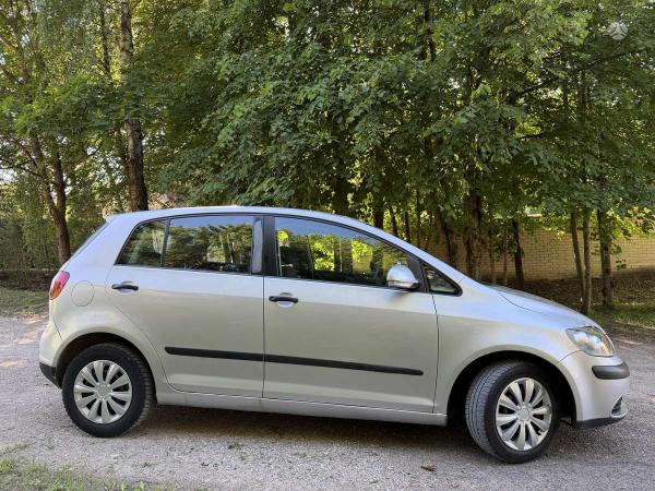Pelēks Volkswagen Golf Plus 2005 Raseiniai, ar dzinēja tilpumu 1.60 L un nobraukumu 278 tūkst. km par 830 €, foto 6 vietnē AUTOMOTO.COM.LV