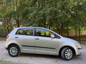 Grey Volkswagen Golf Plus 2005 in Raseiniai, with an engine capacity of 1.60 L and mileage of 278 thousand km for 830 €, photo 7 on AUTOMOTO.COM.LV