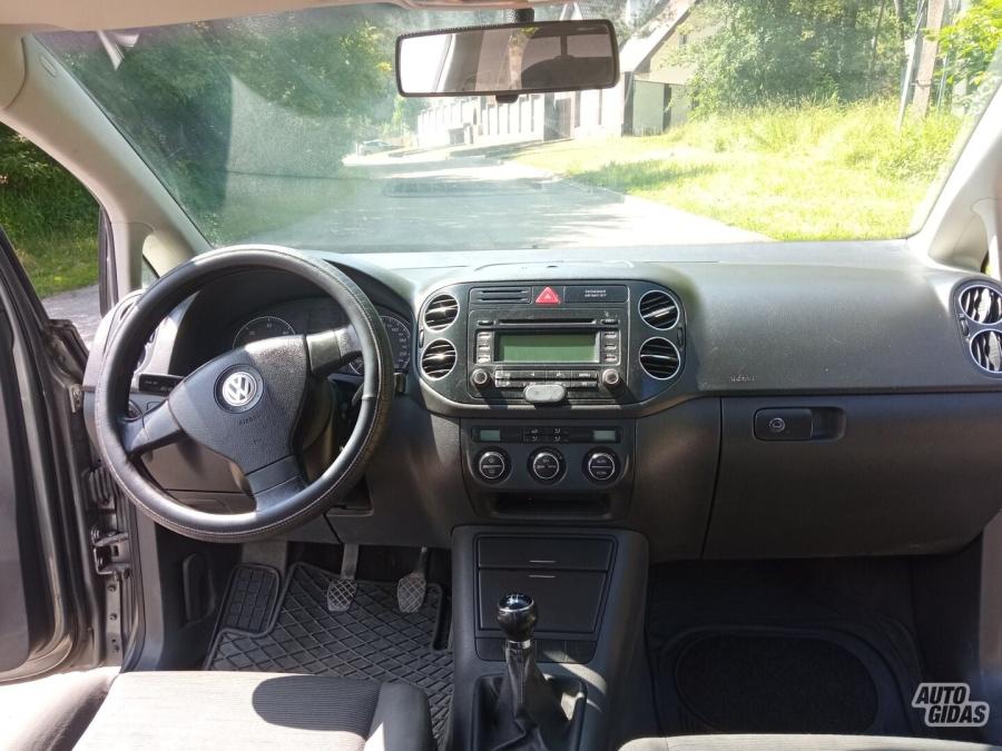 Pelēks Volkswagen Golf Plus 2005 Viļņa, ar dzinēja tilpumu 1.90 L un nobraukumu 294 tūkst. km par 1790 €, foto 19 vietnē AUTOMOTO.COM.LV