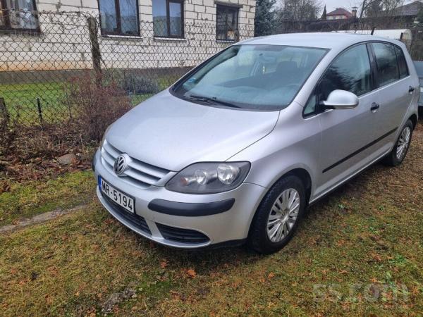 Grey Volkswagen Golf Plus 2005 in Riga, with an engine capacity of 1.90 L and mileage of 227 thousand km for 2900 €, photo 1 on AUTOMOTO.COM.LV