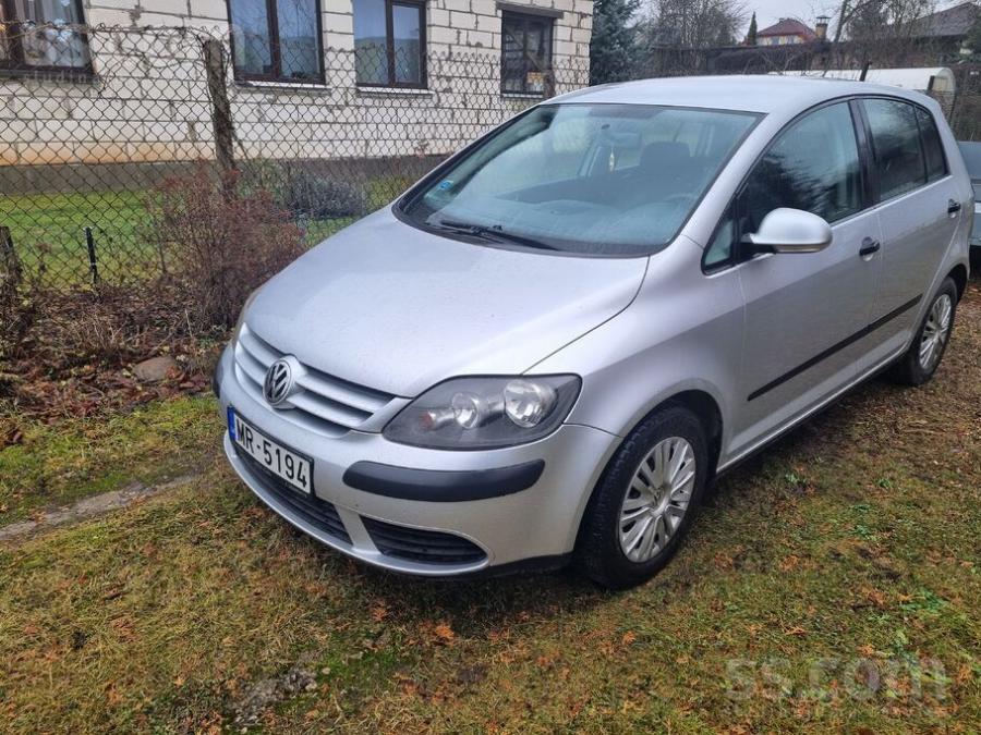 Grey Volkswagen Golf Plus 2005 in Riga, with an engine capacity of 1.90 L and mileage of 227 thousand km for 2900 €, photo 1 on AUTOMOTO.COM.LV