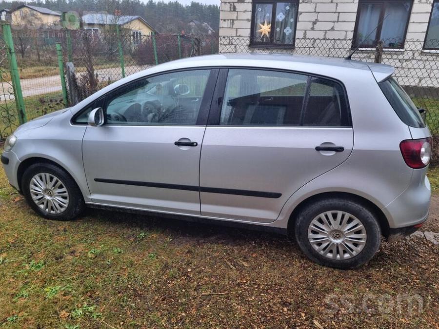 Grey Volkswagen Golf Plus 2005 in Riga, with an engine capacity of 1.90 L and mileage of 227 thousand km for 2900 €, photo 3 on AUTOMOTO.COM.LV