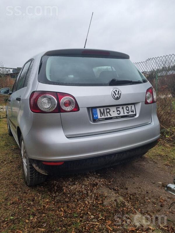 Grey Volkswagen Golf Plus 2005 in Riga, with an engine capacity of 1.90 L and mileage of 227 thousand km for 2900 €, photo 3 on AUTOMOTO.COM.LV