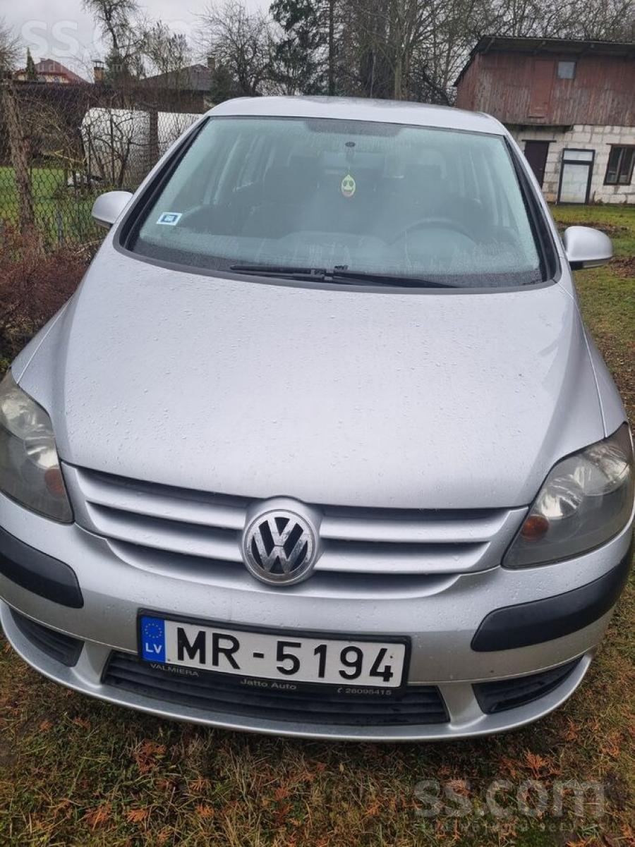 Grey Volkswagen Golf Plus 2005 in Riga, with an engine capacity of 1.90 L and mileage of 227 thousand km for 2900 €, photo 5 on AUTOMOTO.COM.LV