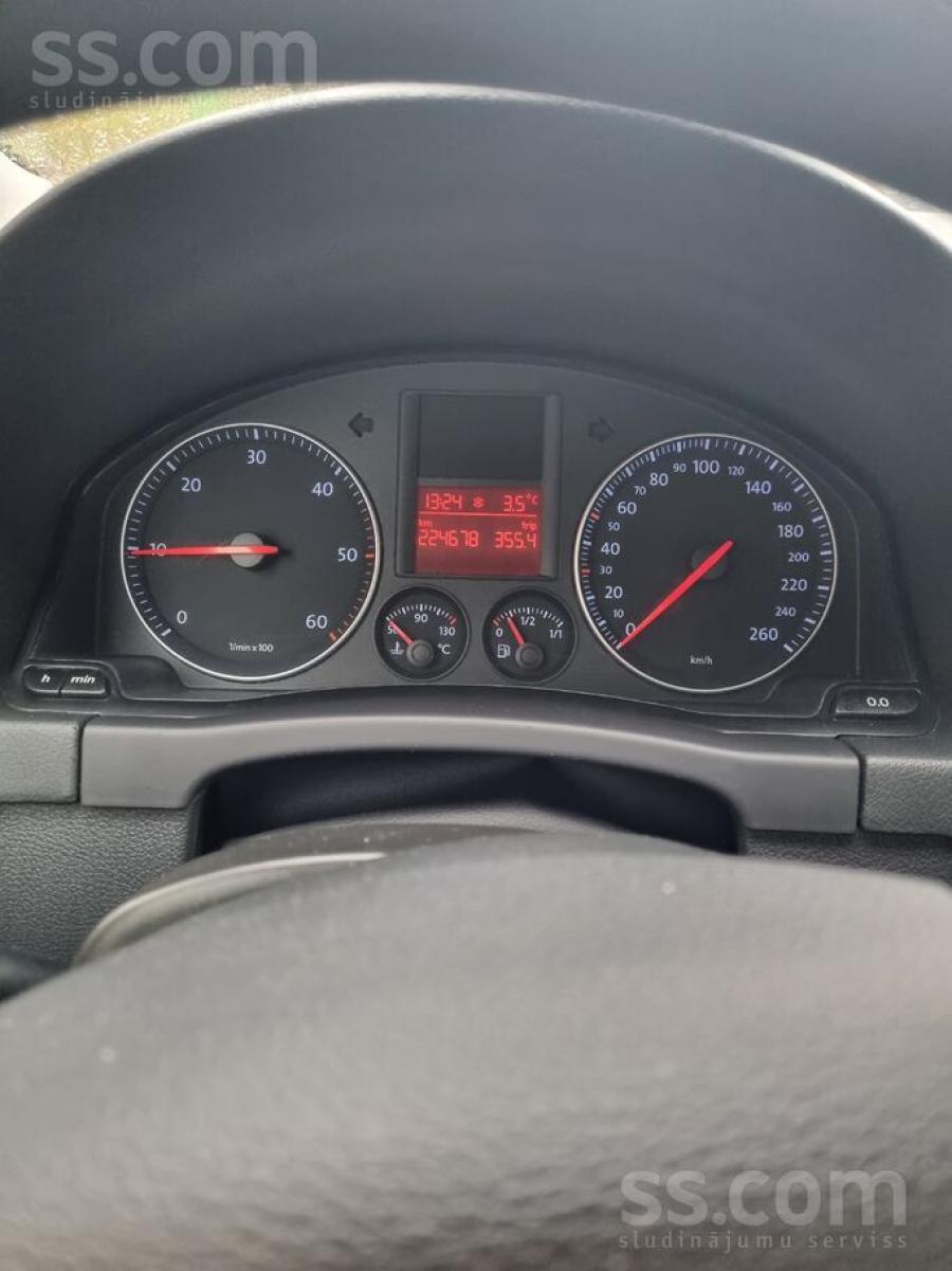 Grey Volkswagen Golf Plus 2005 in Riga, with an engine capacity of 1.90 L and mileage of 227 thousand km for 2900 €, photo 7 on AUTOMOTO.COM.LV