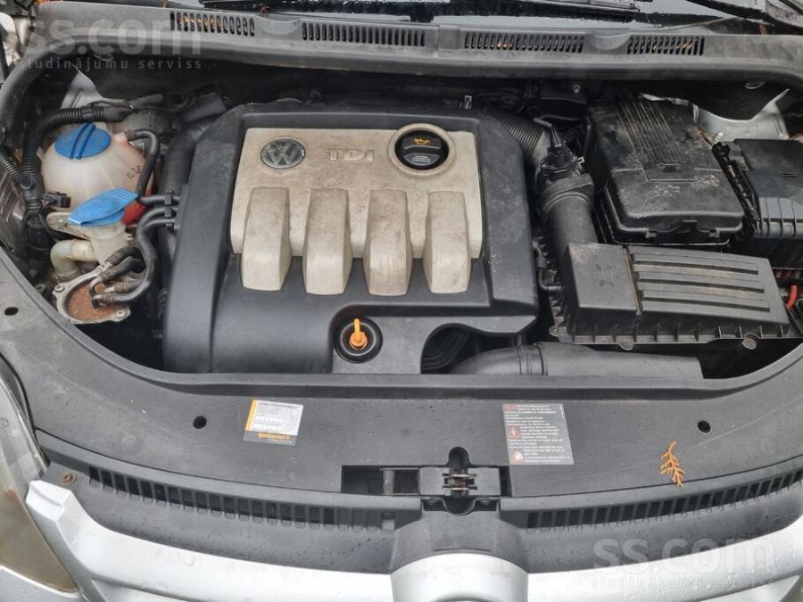 Grey Volkswagen Golf Plus 2005 in Riga, with an engine capacity of 1.90 L and mileage of 227 thousand km for 2900 €, photo 10 on AUTOMOTO.COM.LV