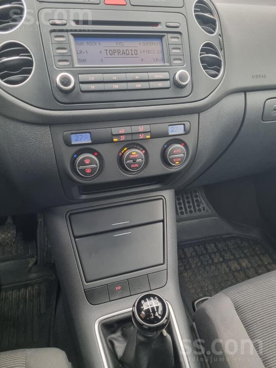 Grey Volkswagen Golf Plus 2005 in Riga, with an engine capacity of 1.90 L and mileage of 227 thousand km for 2900 €, photo 11 on AUTOMOTO.COM.LV