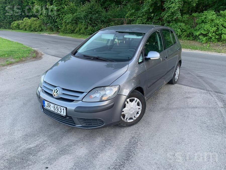 Grey Volkswagen Golf Plus 2005 in Riga, with an engine capacity of 1.90 L and mileage of 406 thousand km for 1280 €, photo 1 on AUTOMOTO.COM.LV