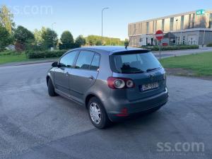 Grey Volkswagen Golf Plus 2005 in Riga, with an engine capacity of 1.90 L and mileage of 406 thousand km for 1280 €, photo 3 on AUTOMOTO.COM.LV